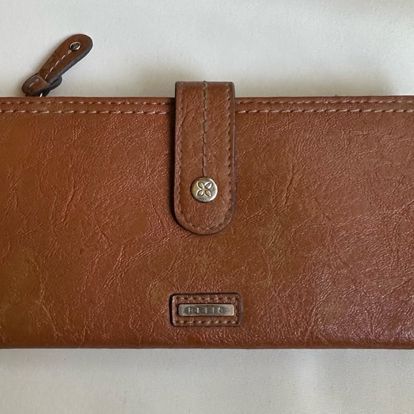Relic | Bags | Relic Snap Closure Bifold Wallet Used Brown | Poshmark